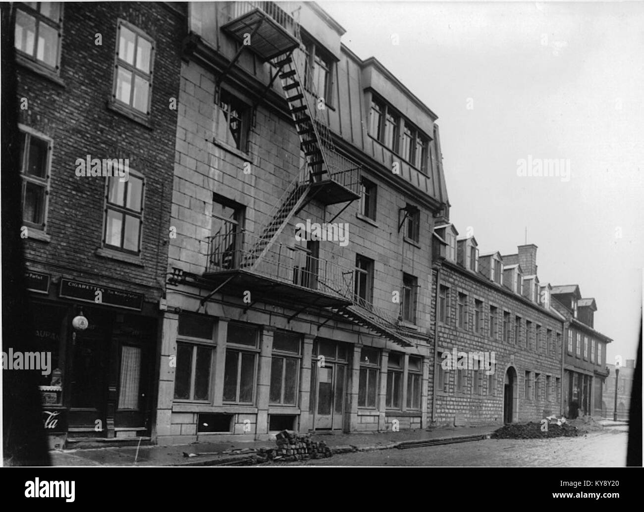 A street scene from around 1930 near Dalhousie Station in Montreal ...