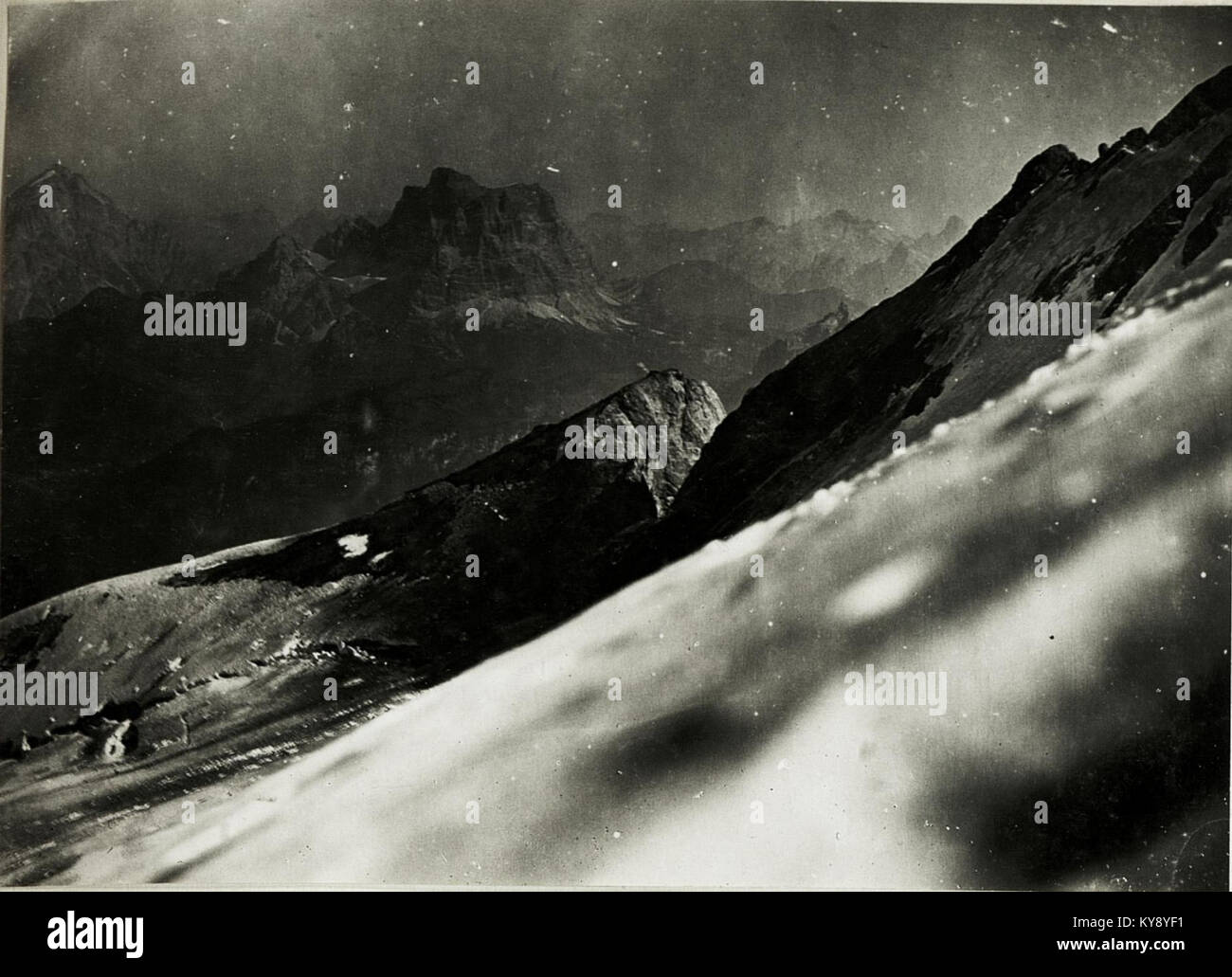 This historical photograph shows the '31er' position on Marmolata ...