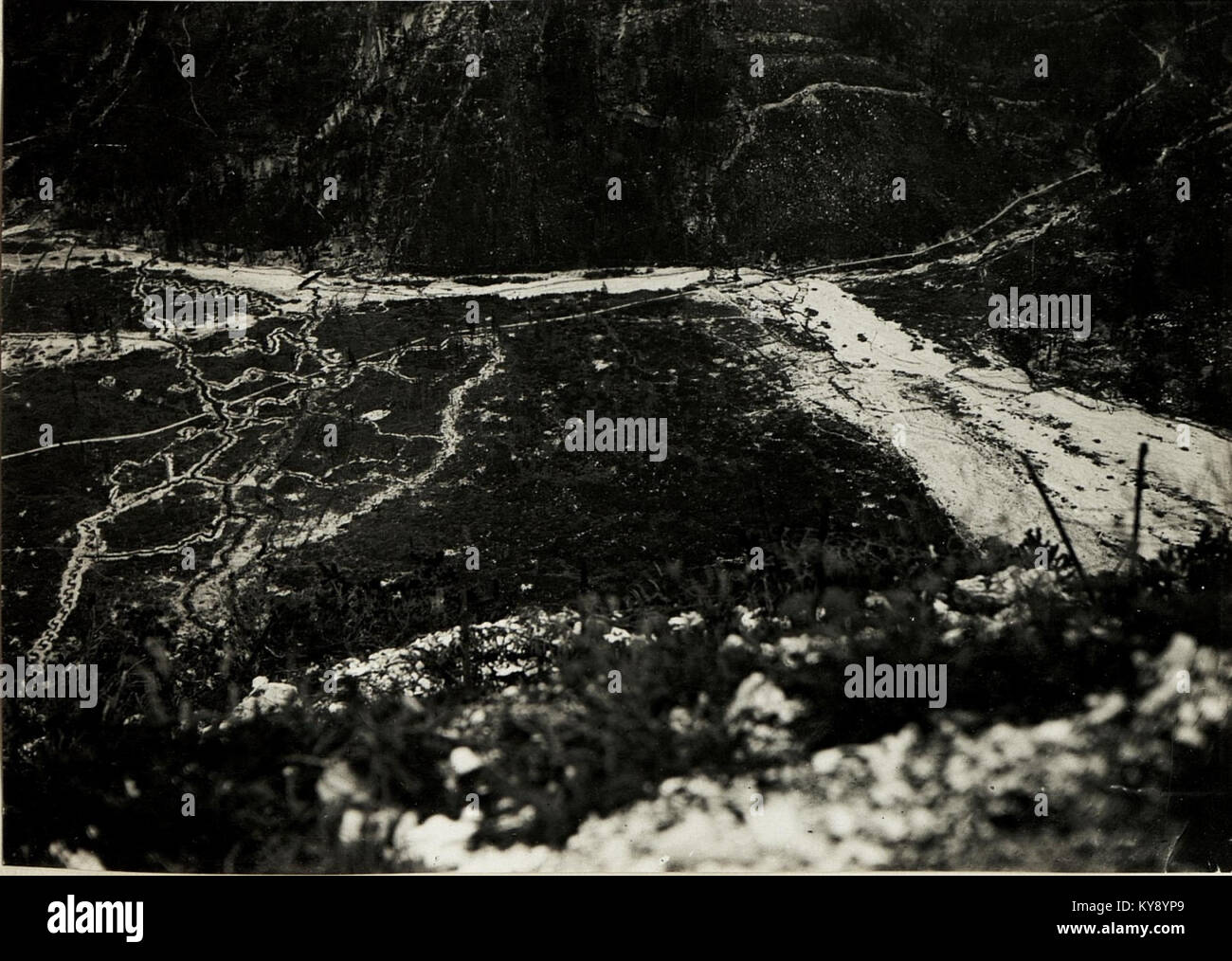 First world war trenches hill hi-res stock photography and images - Alamy
