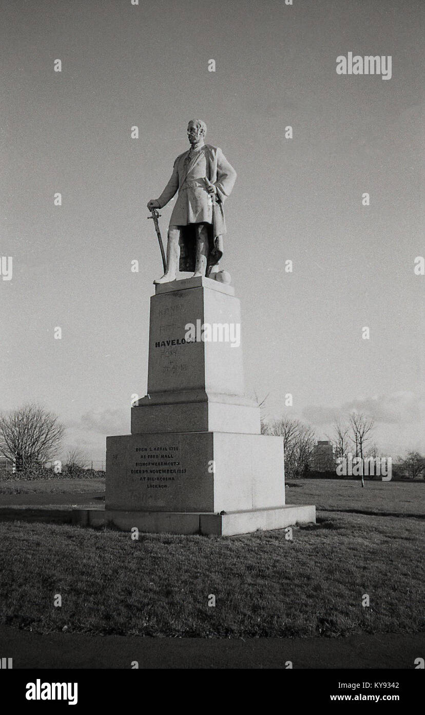 1960s, historical, the statue of British war hero Major General Sir ...
