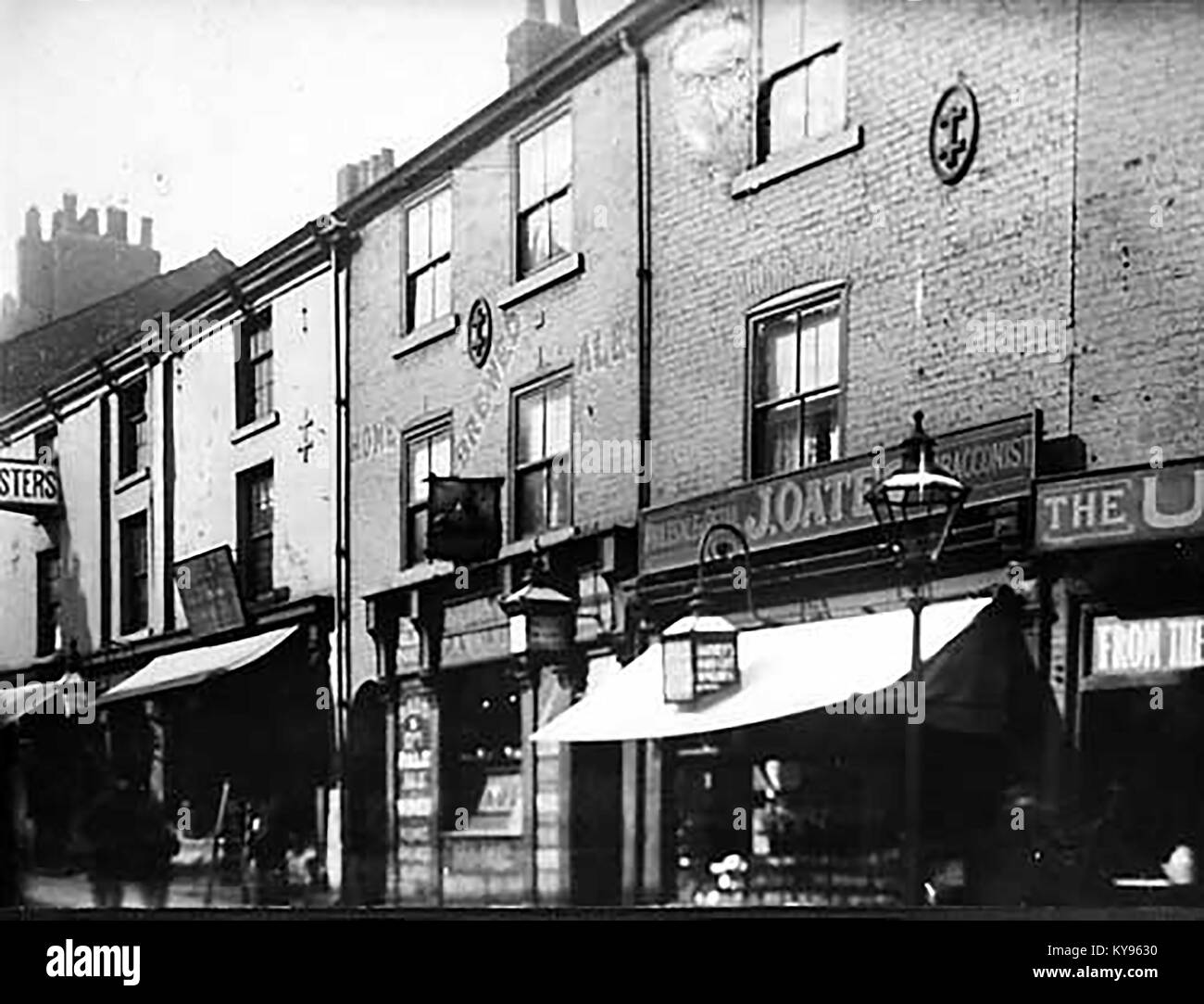 Knights Templar Crosses on buildings in old Lower Head Row, Leeds ...