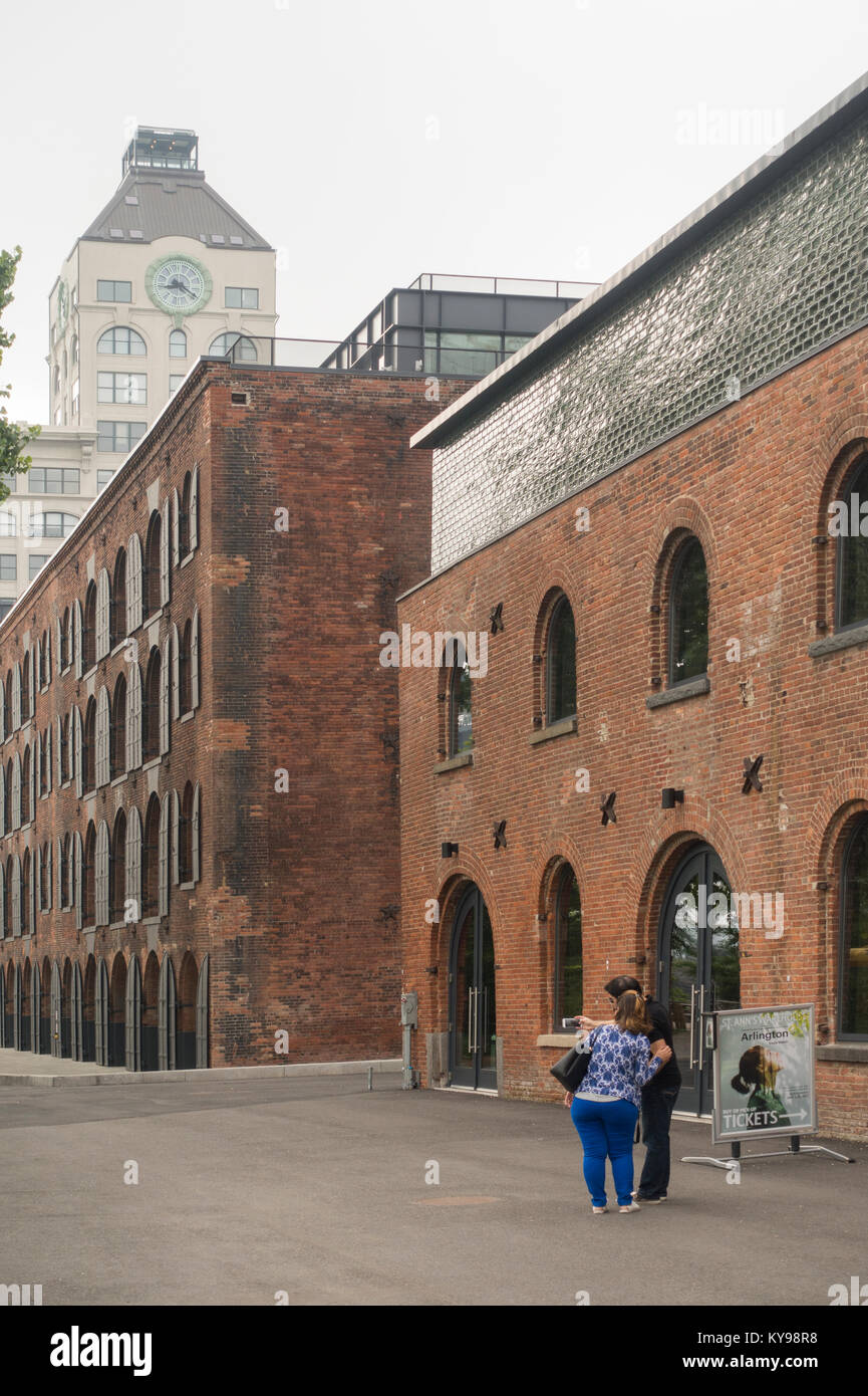 Dumbo clock tower hi-res stock photography and images - Alamy