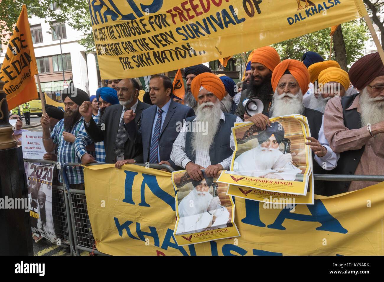 Sikhs at the Dal Khalsa rally on Independence Day at the Indian High ...