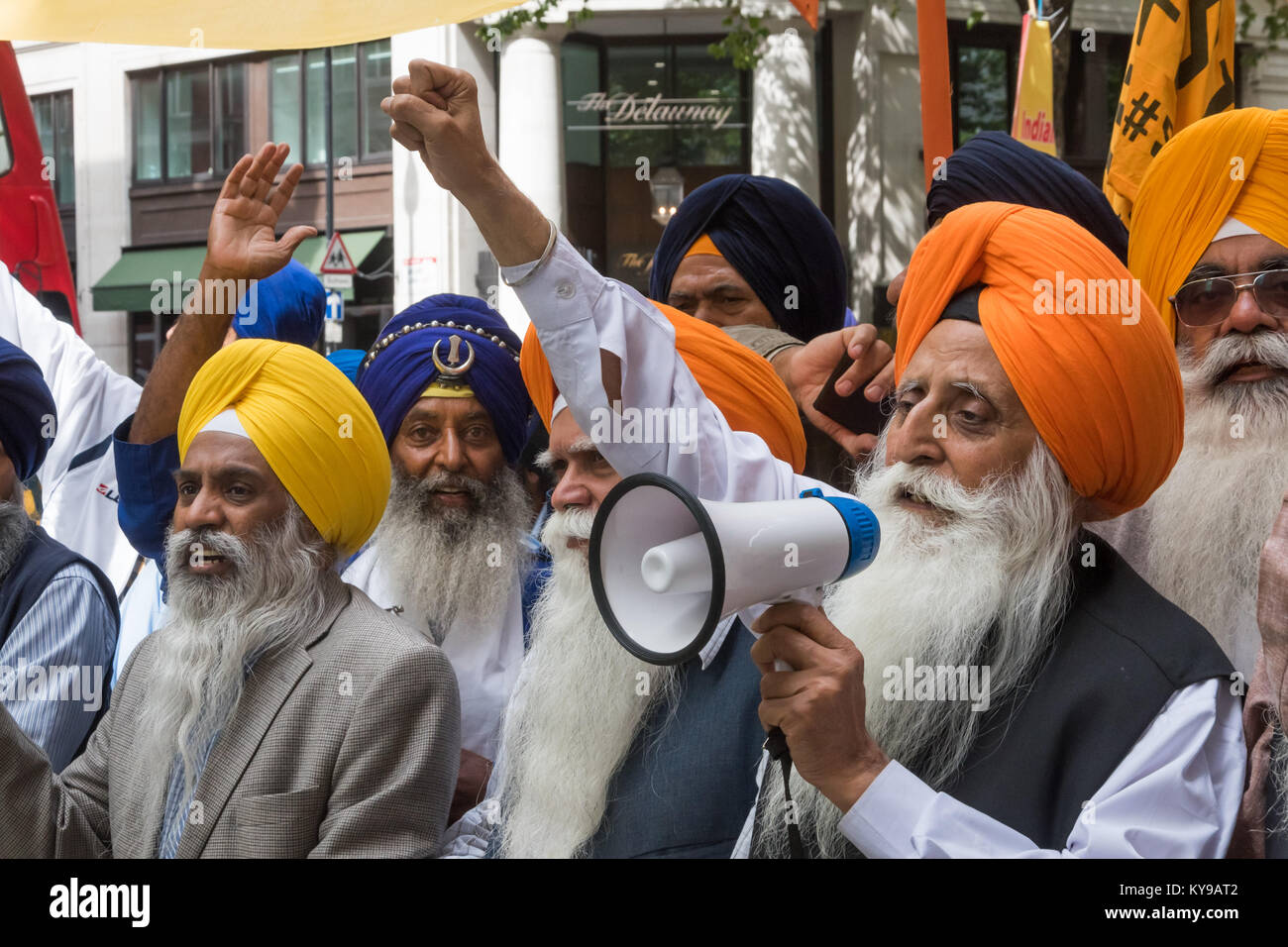 Sikhs at the Dal Khalsa rally on Independence Day at the Indian High ...