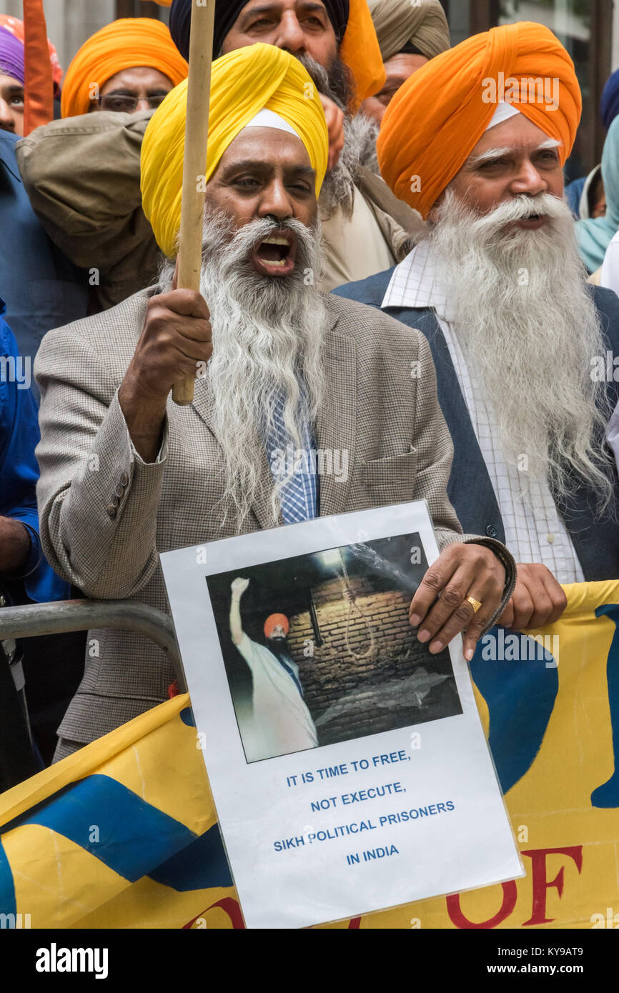 A Sikh at the Dal Khalsa rally on Independence Day at the Indian High ...