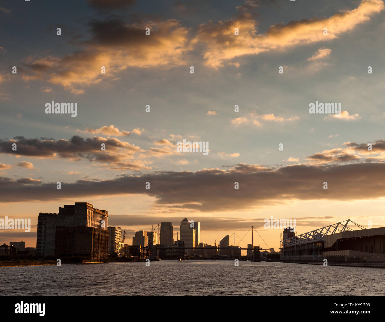 Royal docks london hi-res stock photography and images - Alamy