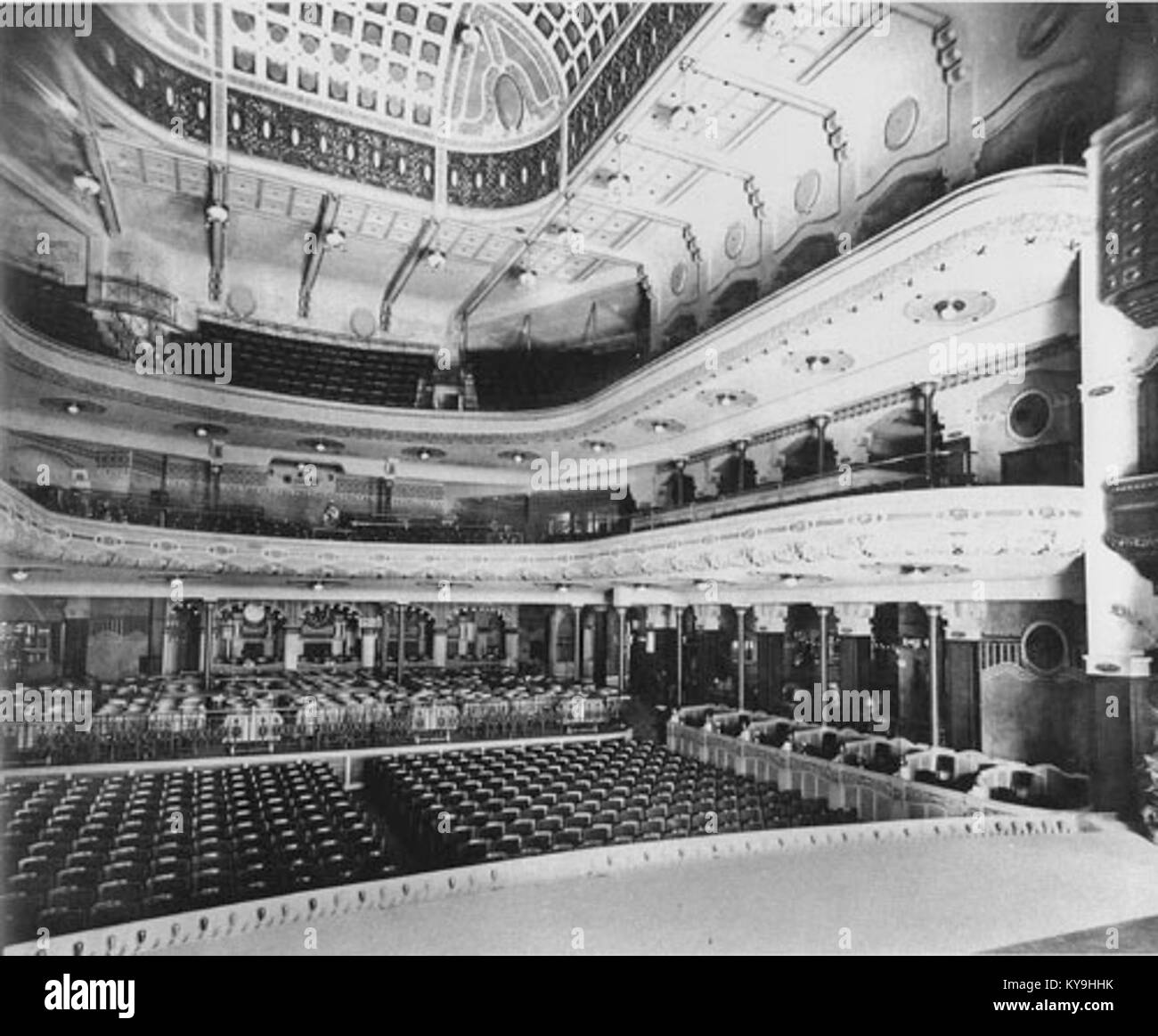 Pathe Black and White Stock Photos & Images - Alamy