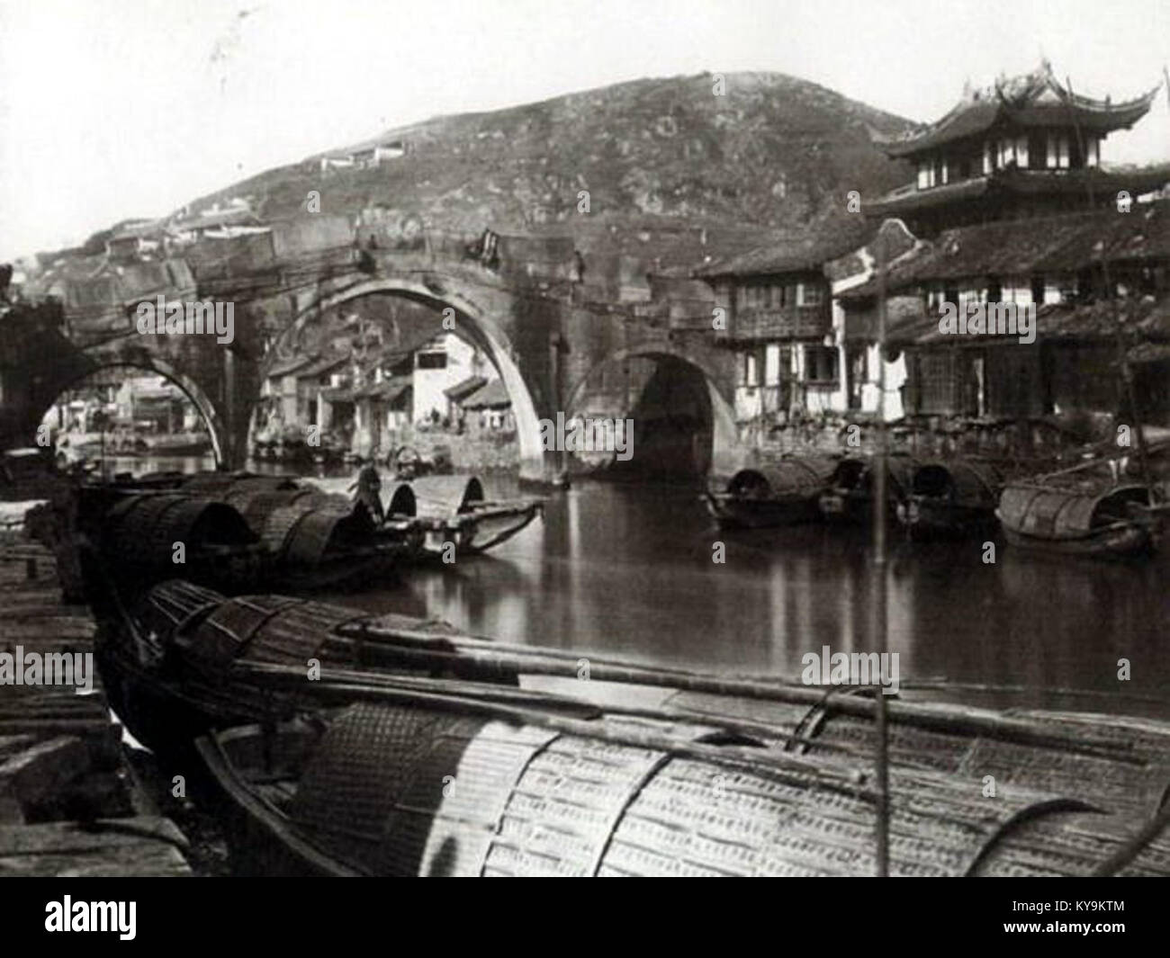 Tongji bridge hi-res stock photography and images - Alamy
