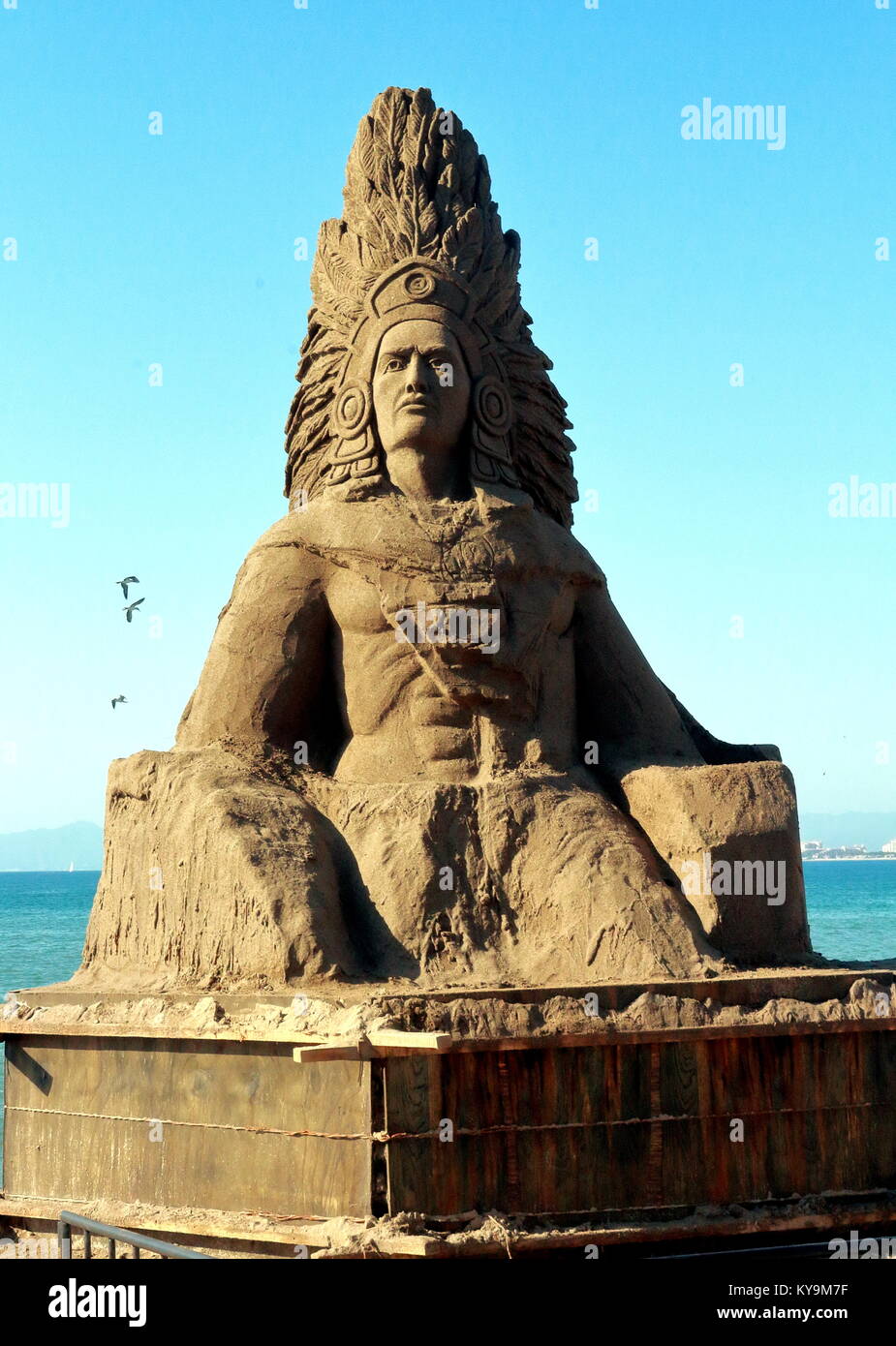 Indian Chief sand sculpture Stock Photo - Alamy