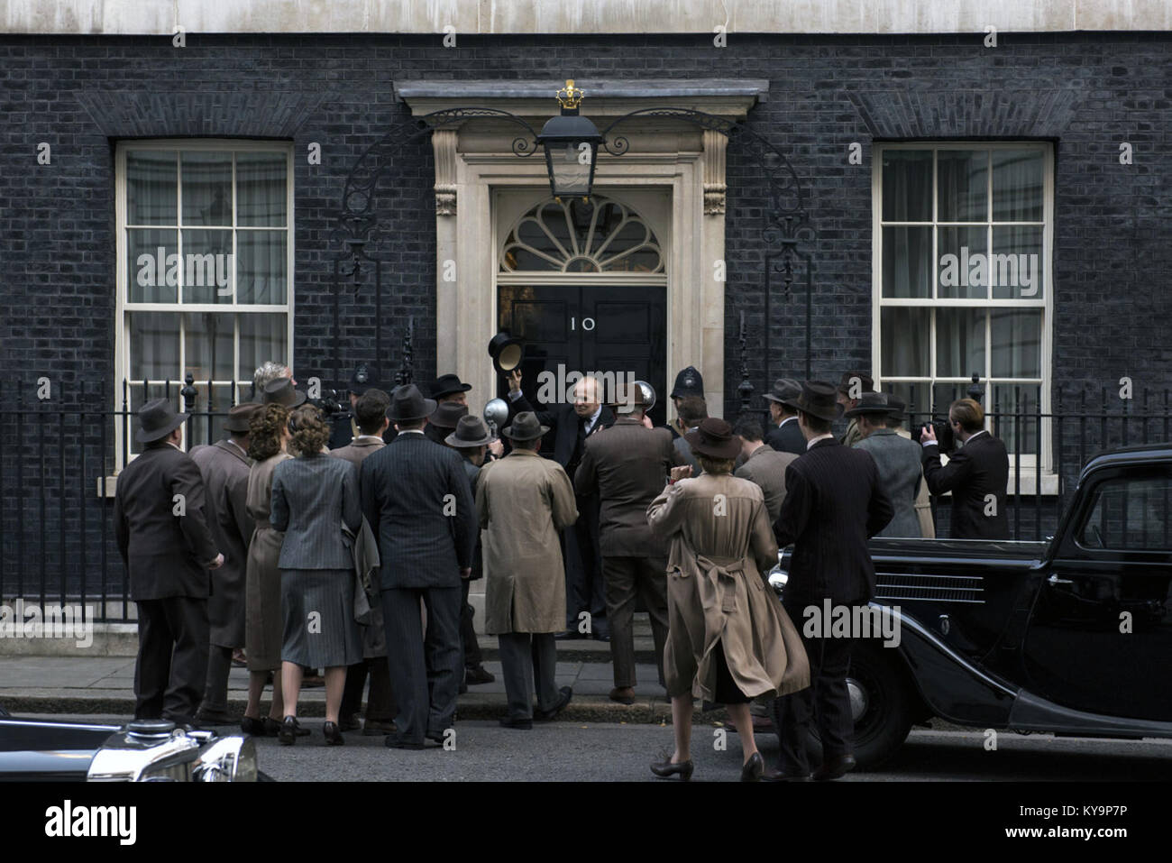 Darkest hour film still 2017 hi-res stock photography and images - Alamy