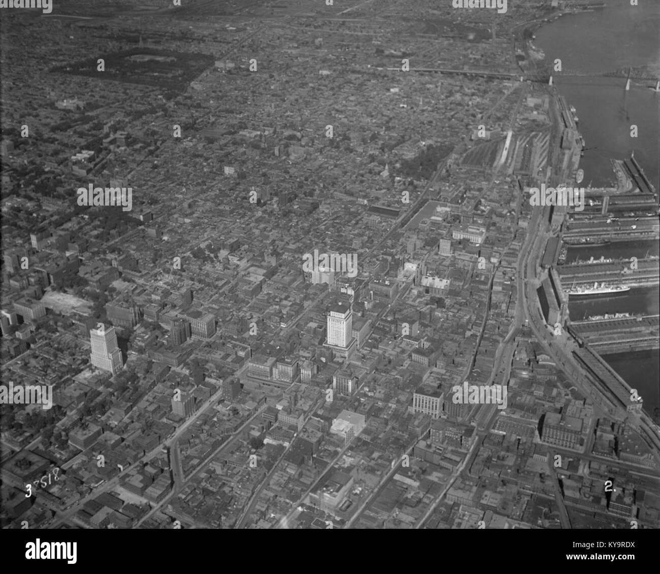 Aerial view showcasing Black and White Stock Photos & Images - Alamy