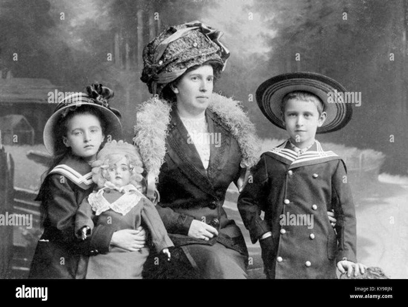 Nadezhda Kabalevsky, Dmitry Kabalevsky, Elena Kabalevsky. St ...