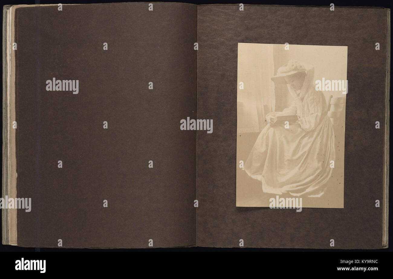 Fine focusing wheel hi-res stock photography and images - Alamy