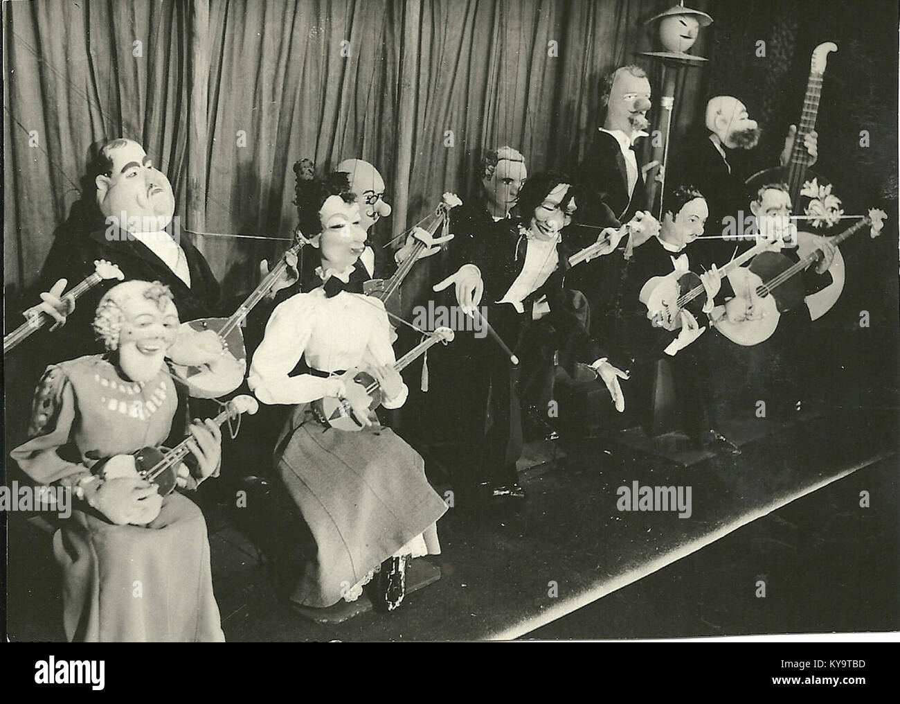 Tamburasi hi-res stock photography and images - Alamy