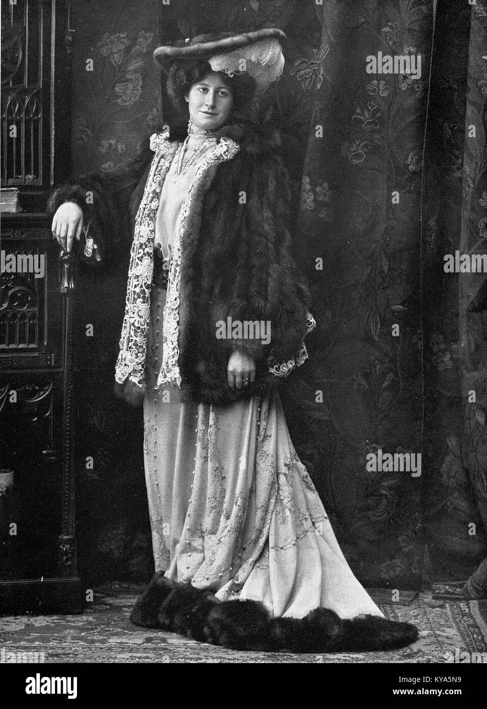 Early edwardian dress Black and White Stock Photos & Images - Alamy