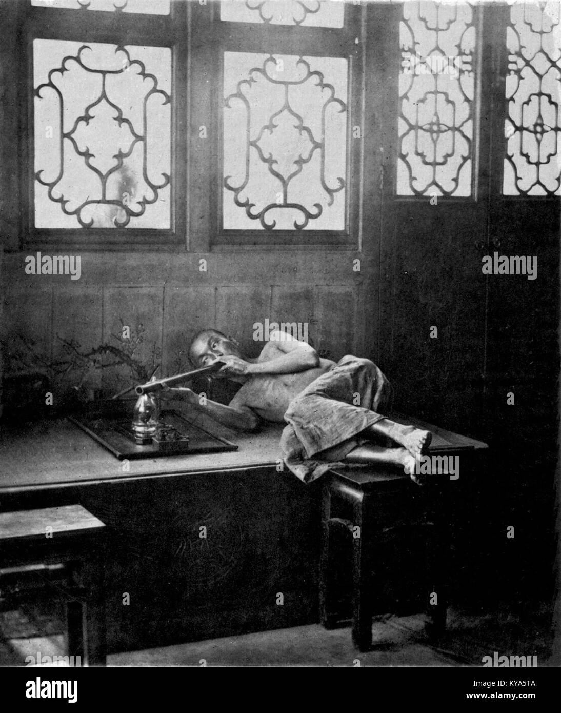 Historical opium hi-res stock photography and images - Alamy