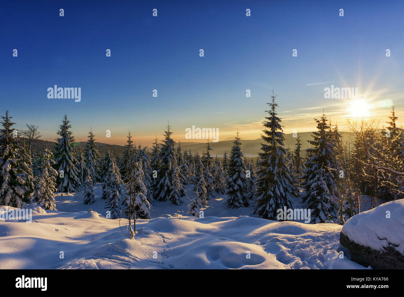 Sunset in the winter mountains landscape. Jizera Mountains, Czech ...