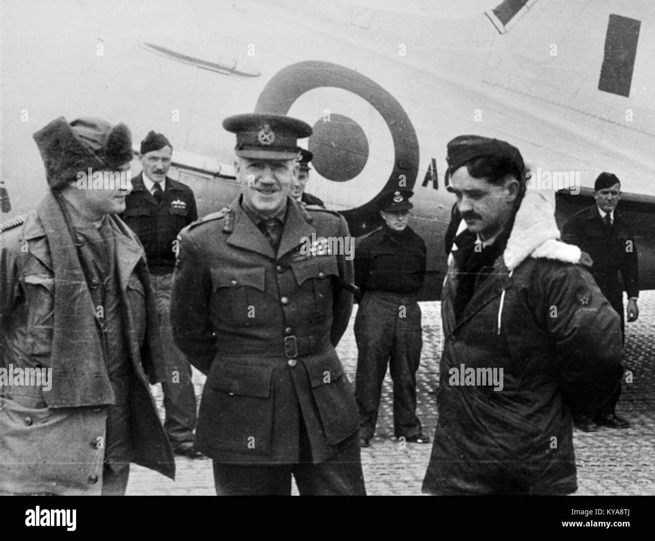 This photograph features officers from No. 91 Wing of the Royal ...
