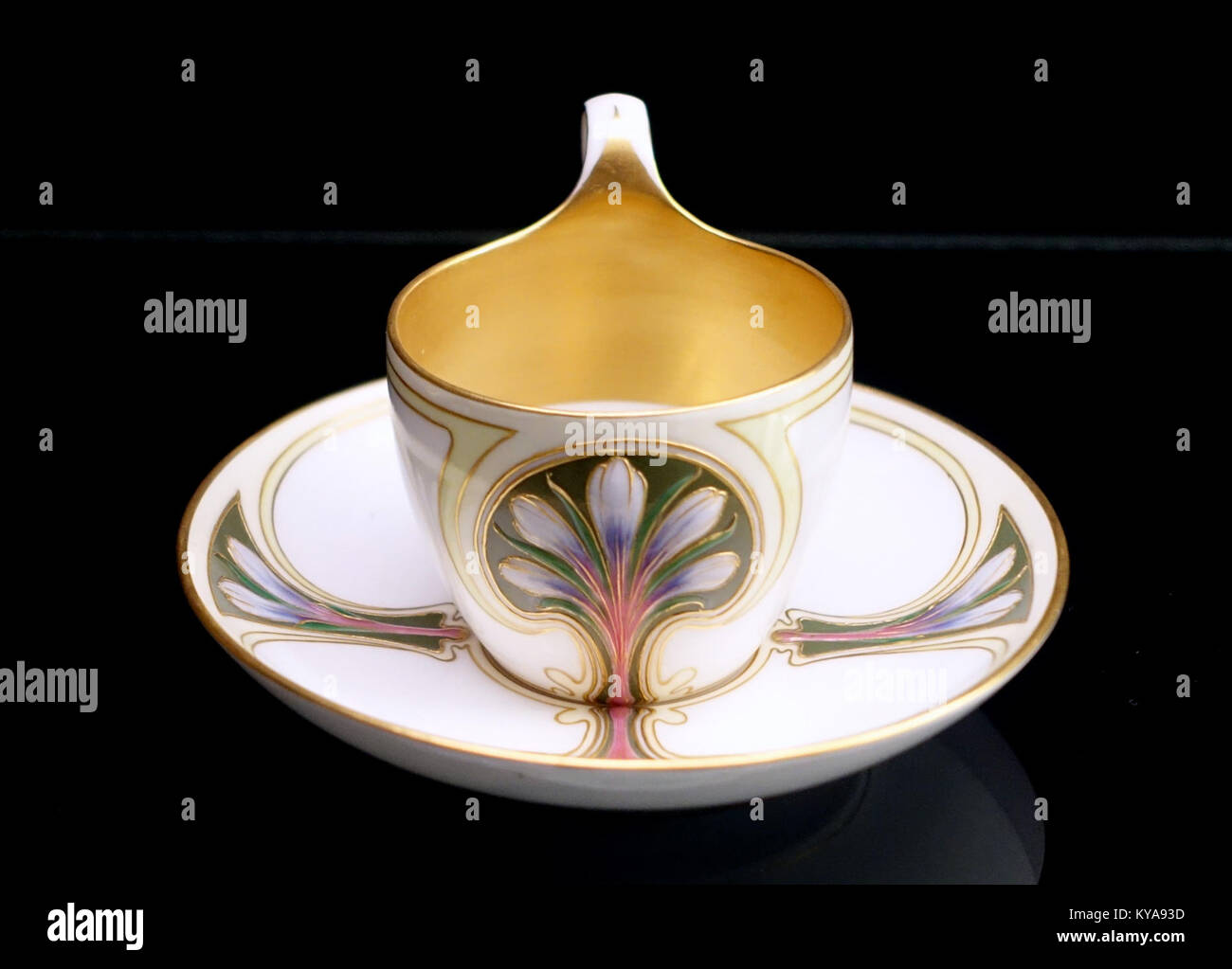 Kpm cup hi-res stock photography and images - Alamy