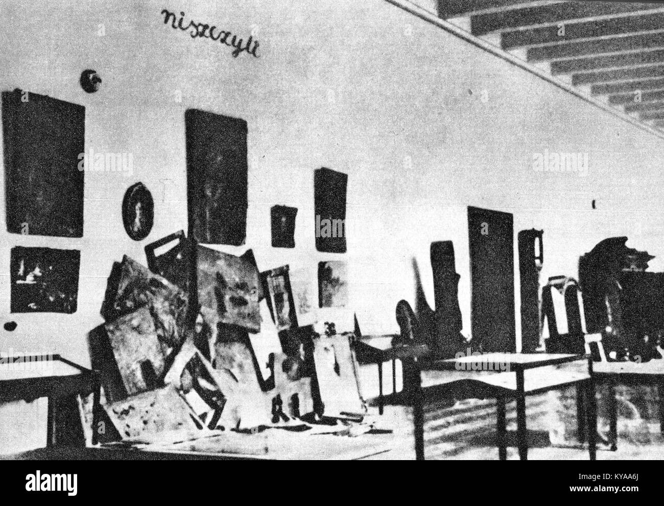 Destroyed art war Black and White Stock Photos & Images - Alamy