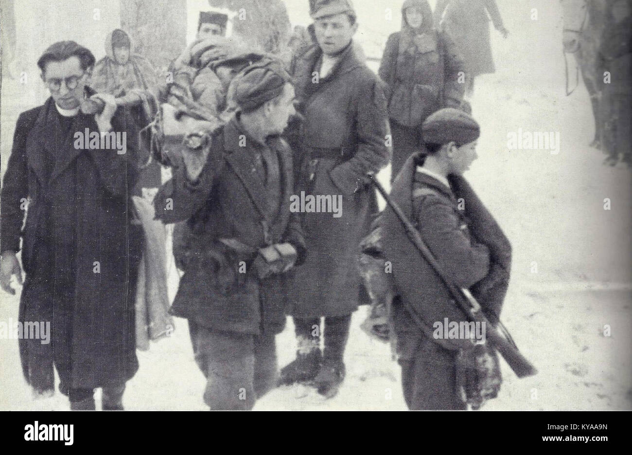 A historical photograph depicting the transport of wounded soldiers ...