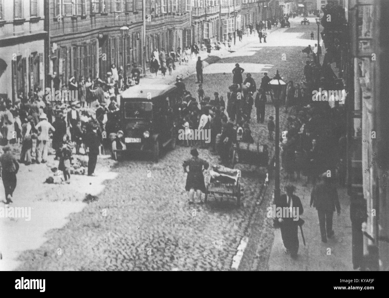 Photograph of Ulica Wołyńska in Warsaw before World War II, showing ...