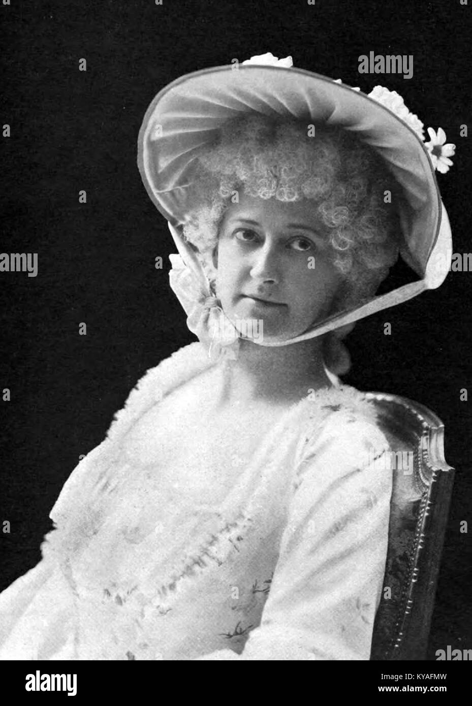 Classic portrait painting highlighting Black and White Stock Photos ...