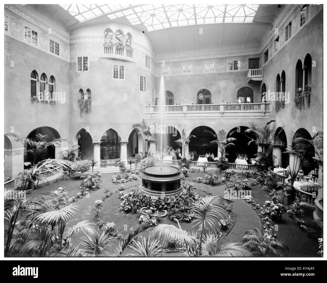 Grand interior space Black and White Stock Photos & Images - Alamy