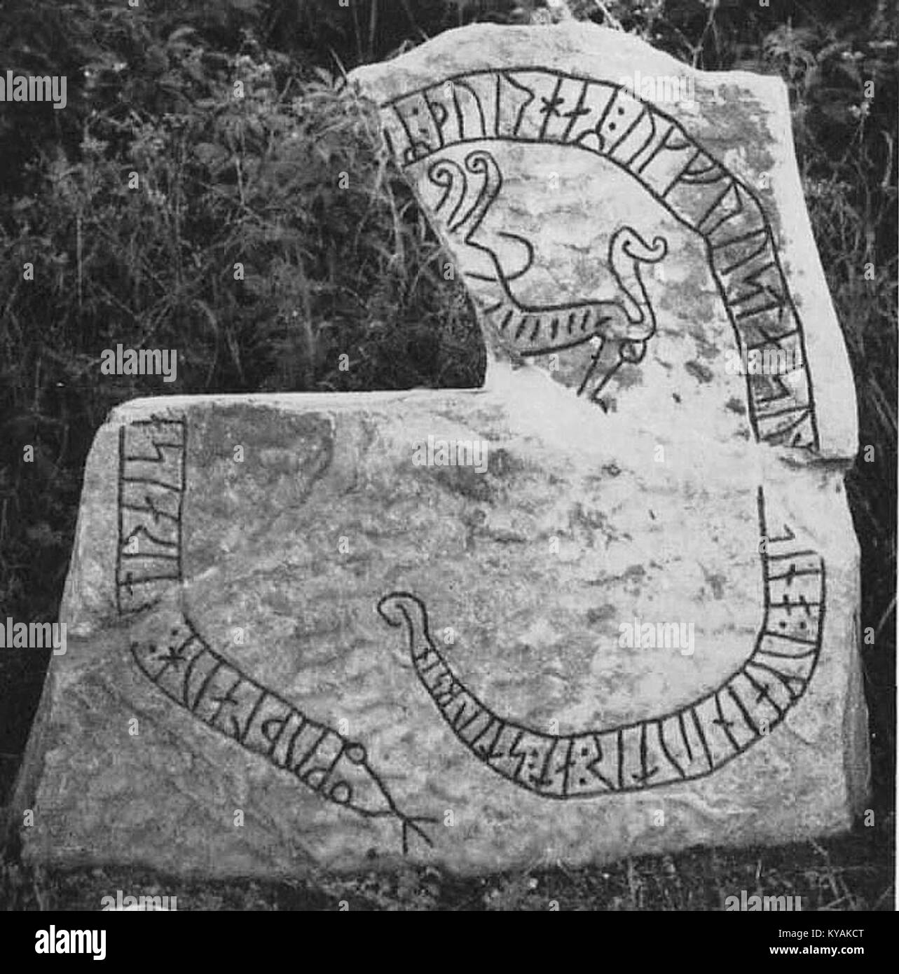 Alphabet stone hi-res stock photography and images - Alamy