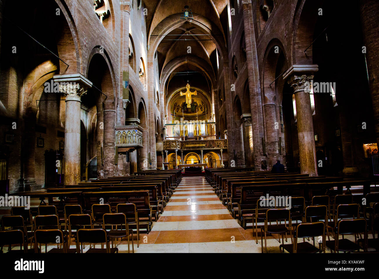 Central apse in Modena Cathedral Italy Stock Photo - Alamy