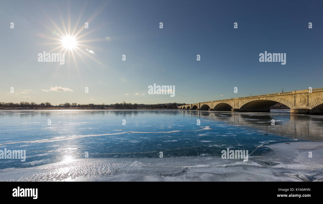 Dc frozen water hi-res stock photography and images - Alamy