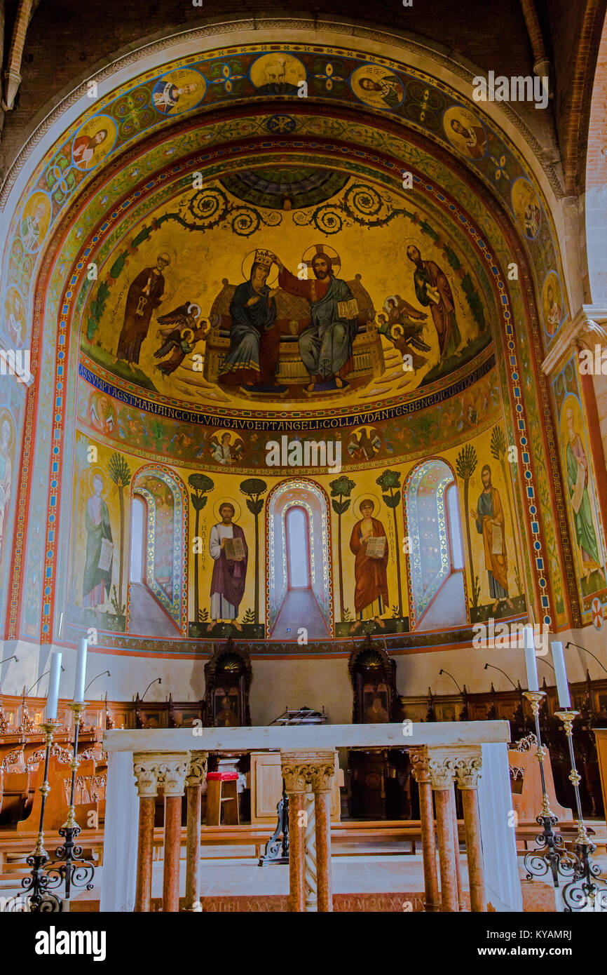 Modena cathedral altar hi-res stock photography and images - Alamy