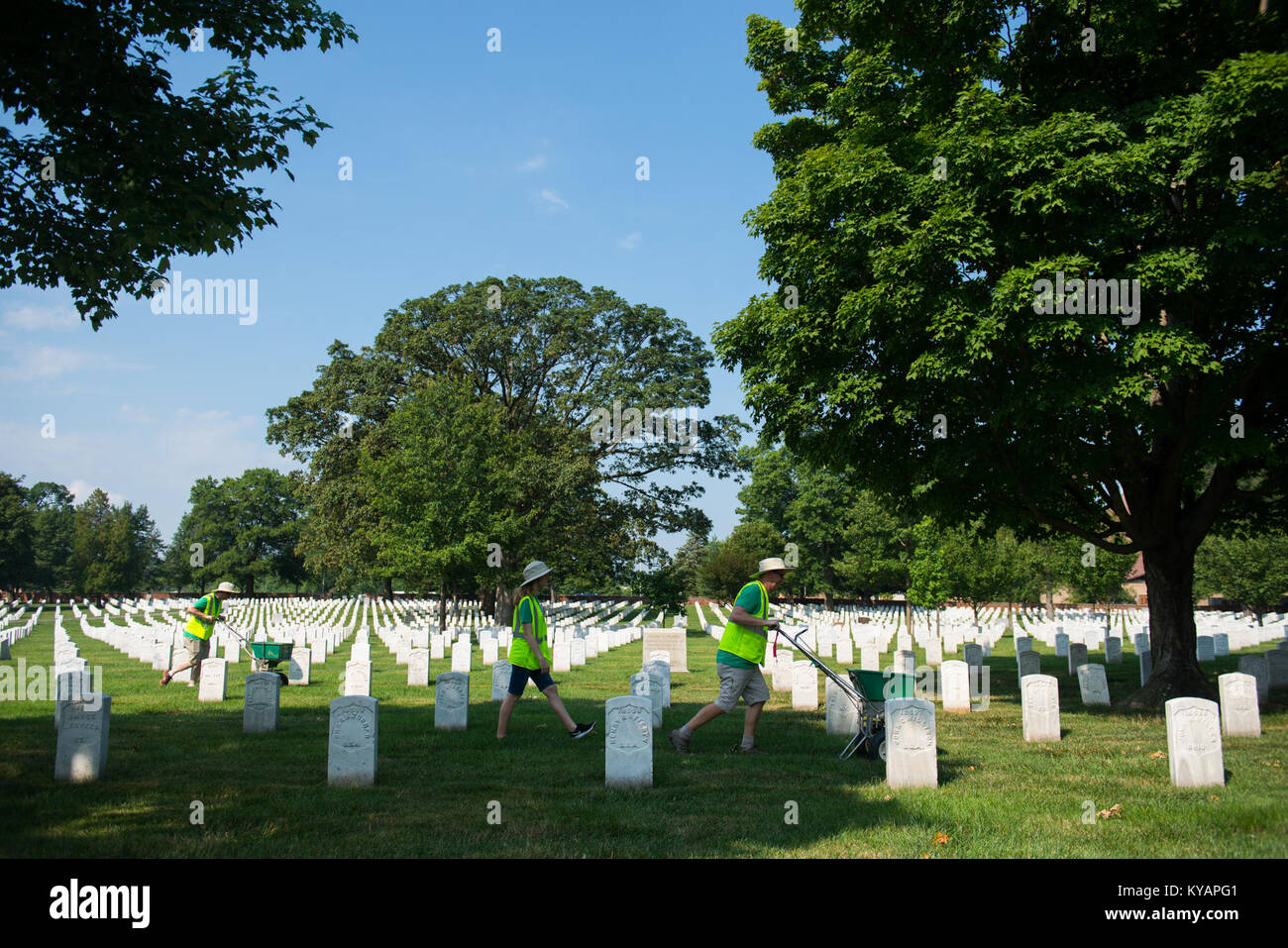 Volunteer work cemetery hi-res stock photography and images - Alamy
