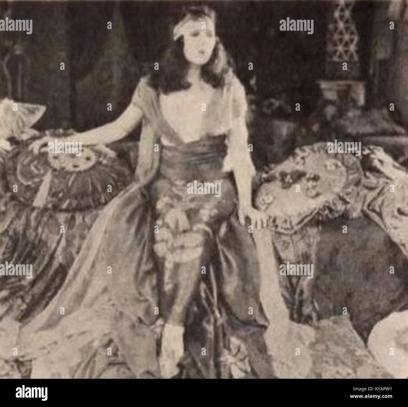 Queen wisdom hi-res stock photography and images - Alamy