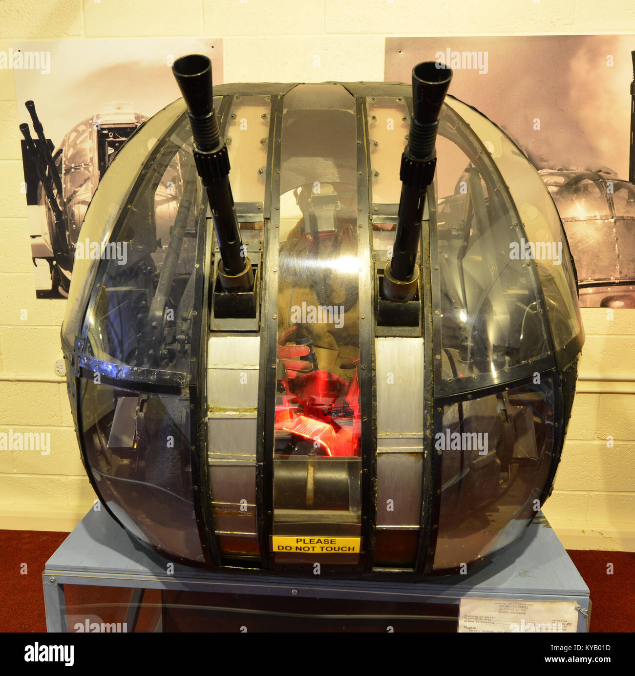 Machine gun mounts hi-res stock photography and images - Alamy