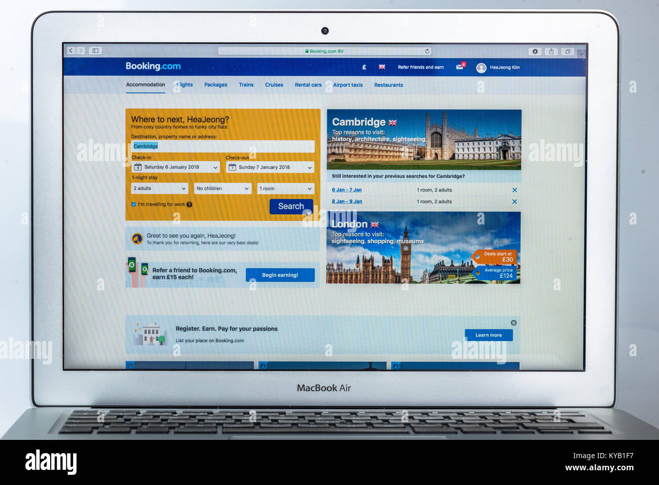 Booking homepage hi-res stock photography and images - Alamy