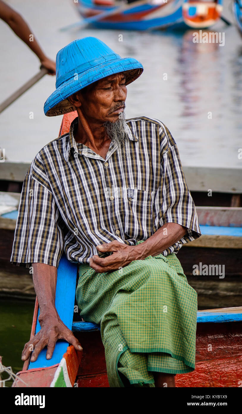 Burma myanmar homeless poverty hi-res stock photography and images - Alamy