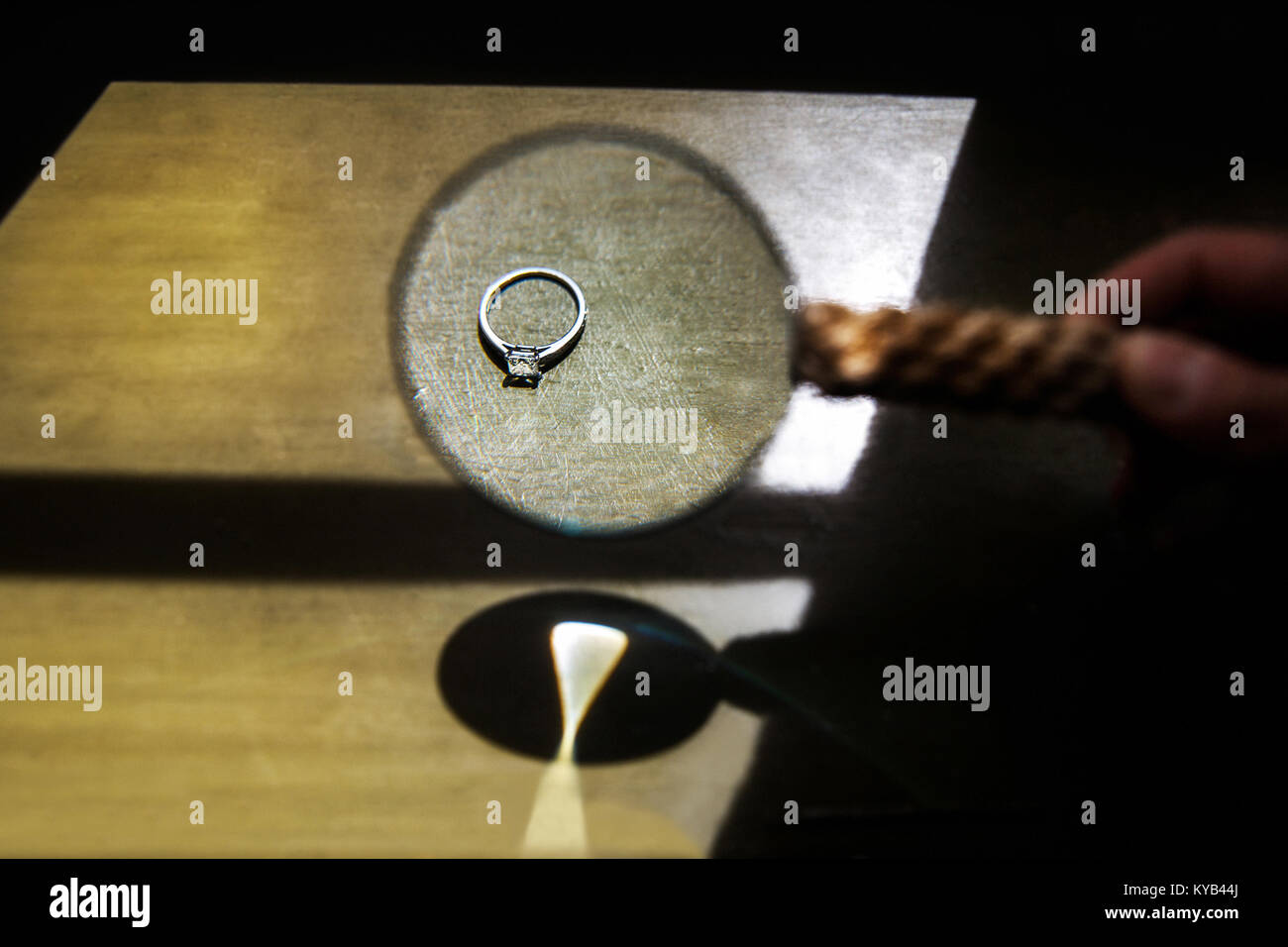 Gold magnifier symbol on hi-res stock photography and images - Alamy