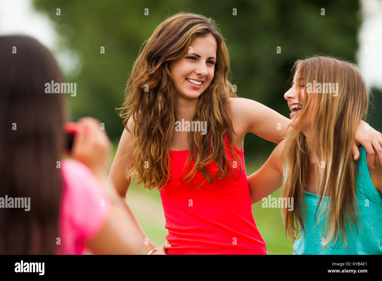 Group fun friends posing hi-res stock photography and images - Alamy