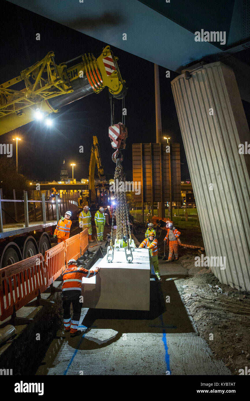 Crane lifting block hi-res stock photography and images - Alamy