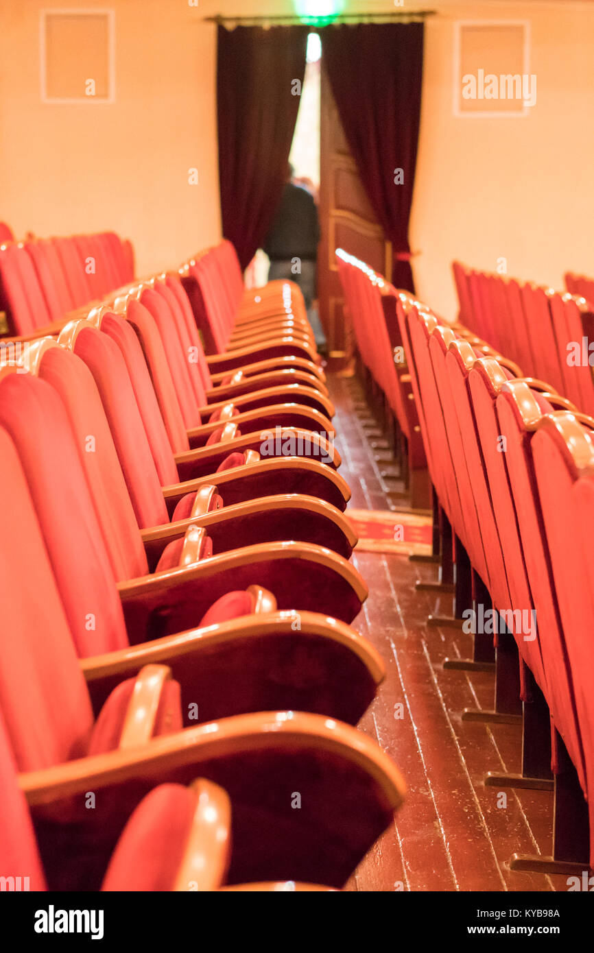 Red orchestra chair hi-res stock photography and images - Alamy