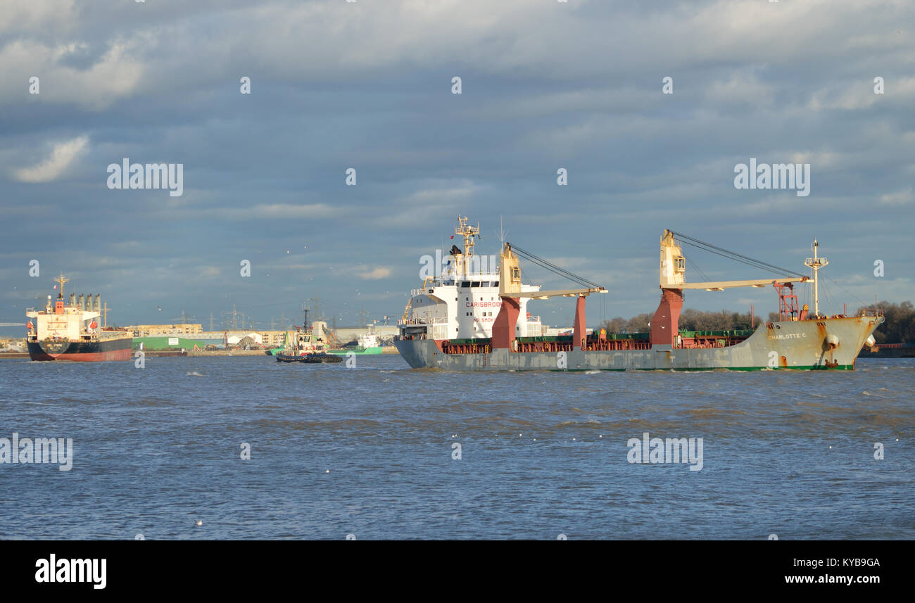 General cargo ships hi-res stock photography and images - Alamy