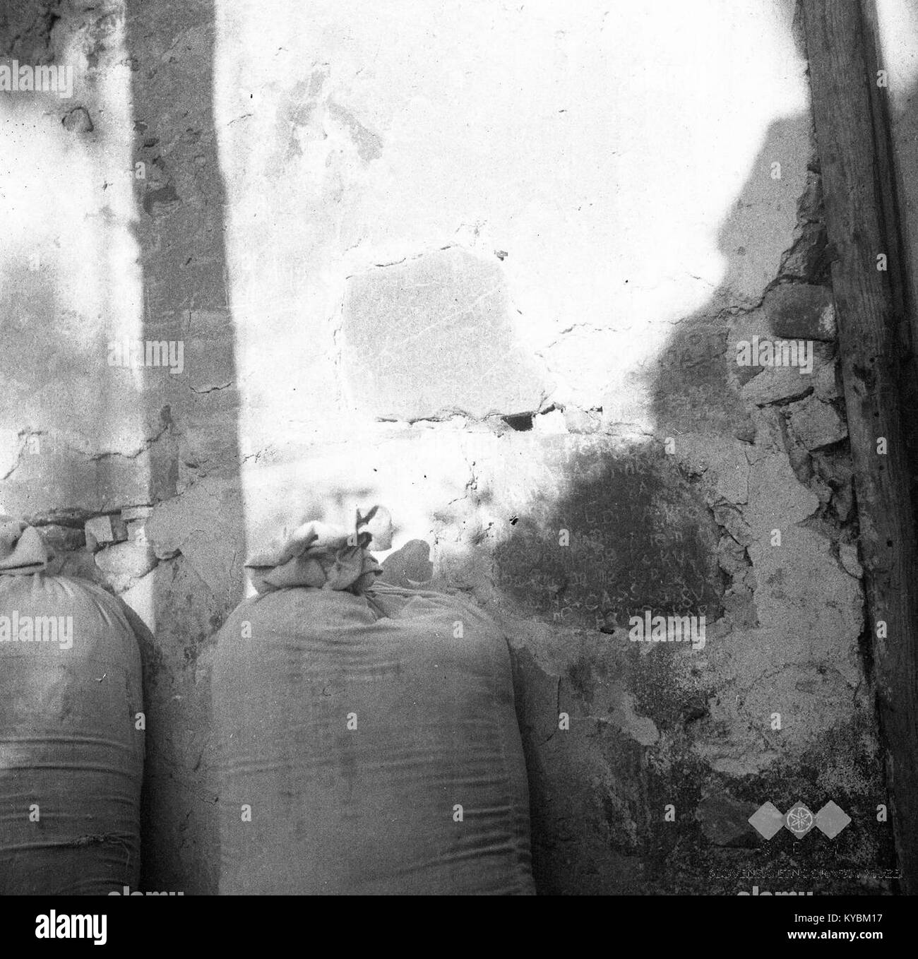 Napisne plošče na Ohojakovem (Hojakovem) malnu (mlinu) v Sužidu 1951 ...