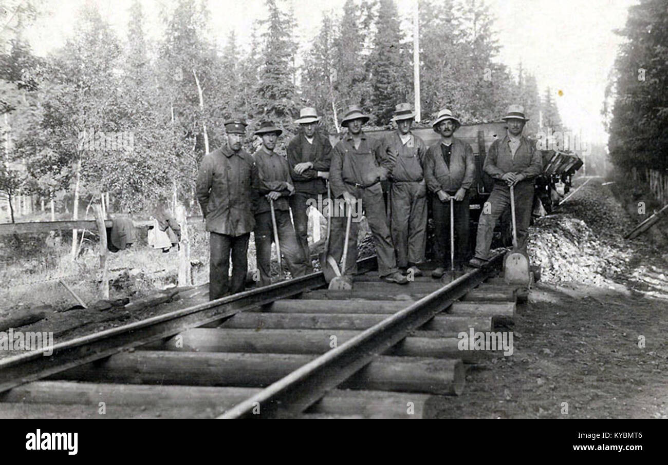 Railway navvies hi-res stock photography and images - Alamy