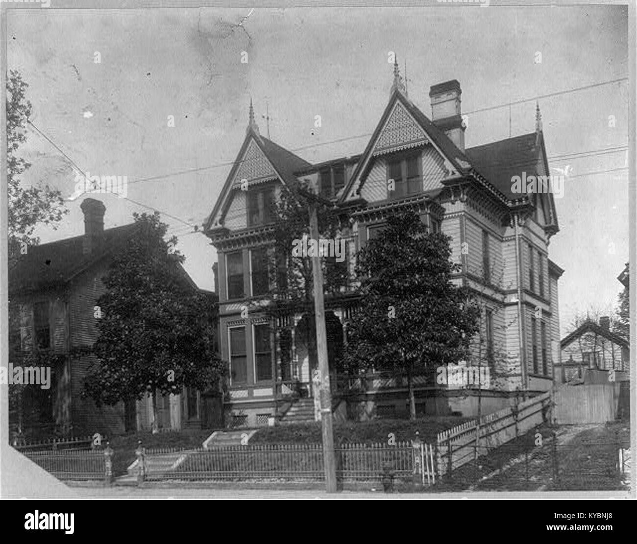 American home exterior Black and White Stock Photos & Images - Alamy