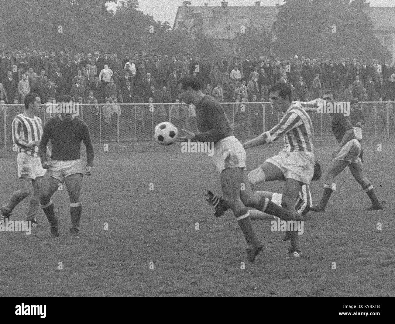 Nogomet Železničar - Šibenik v drugi zvezni ligi SFRJ 1969 Stock Photo ...
