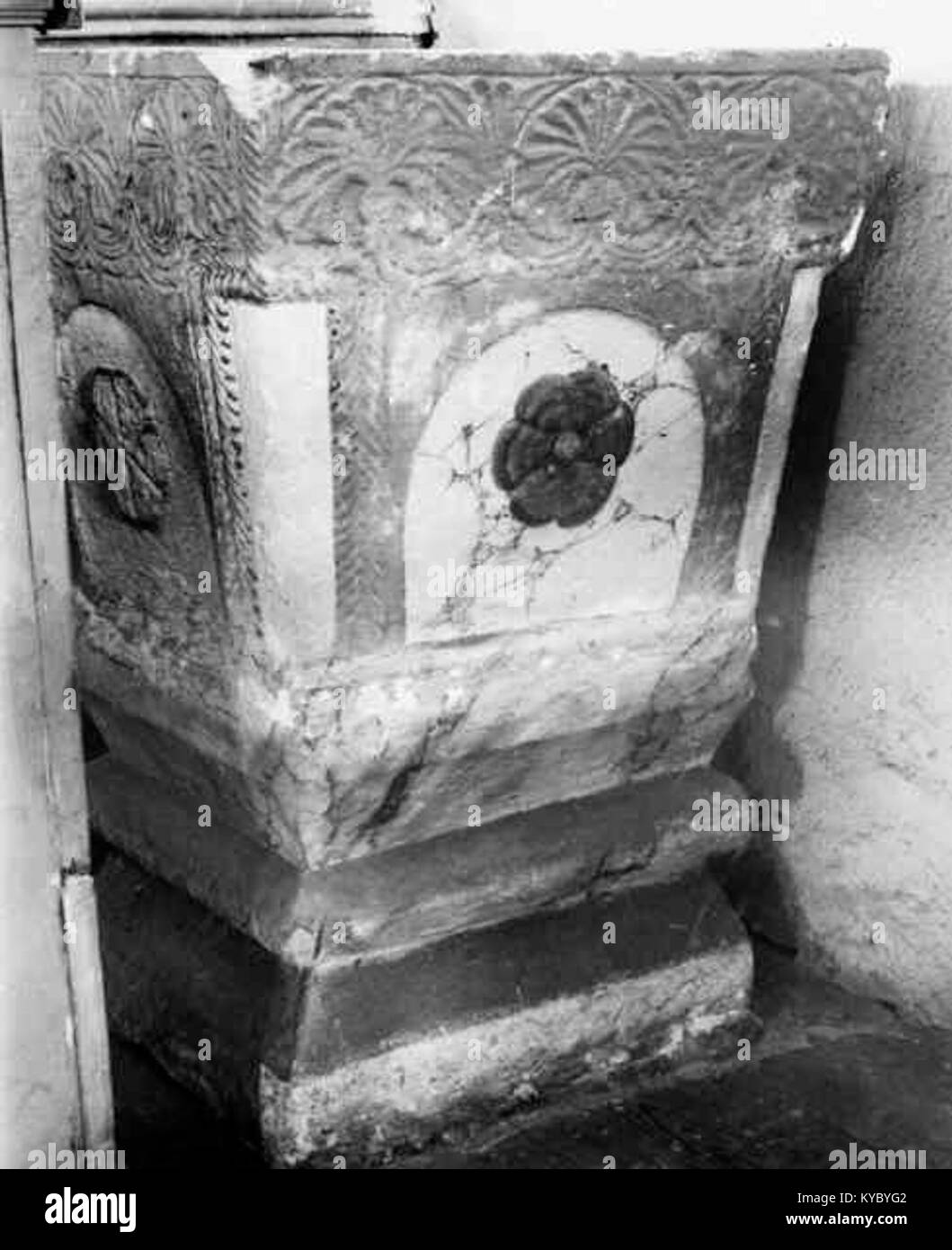 Later romanesque Black and White Stock Photos & Images - Alamy