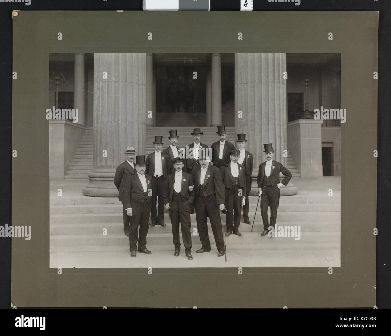 This image shows a group of Norwegian-Americans during the University ...