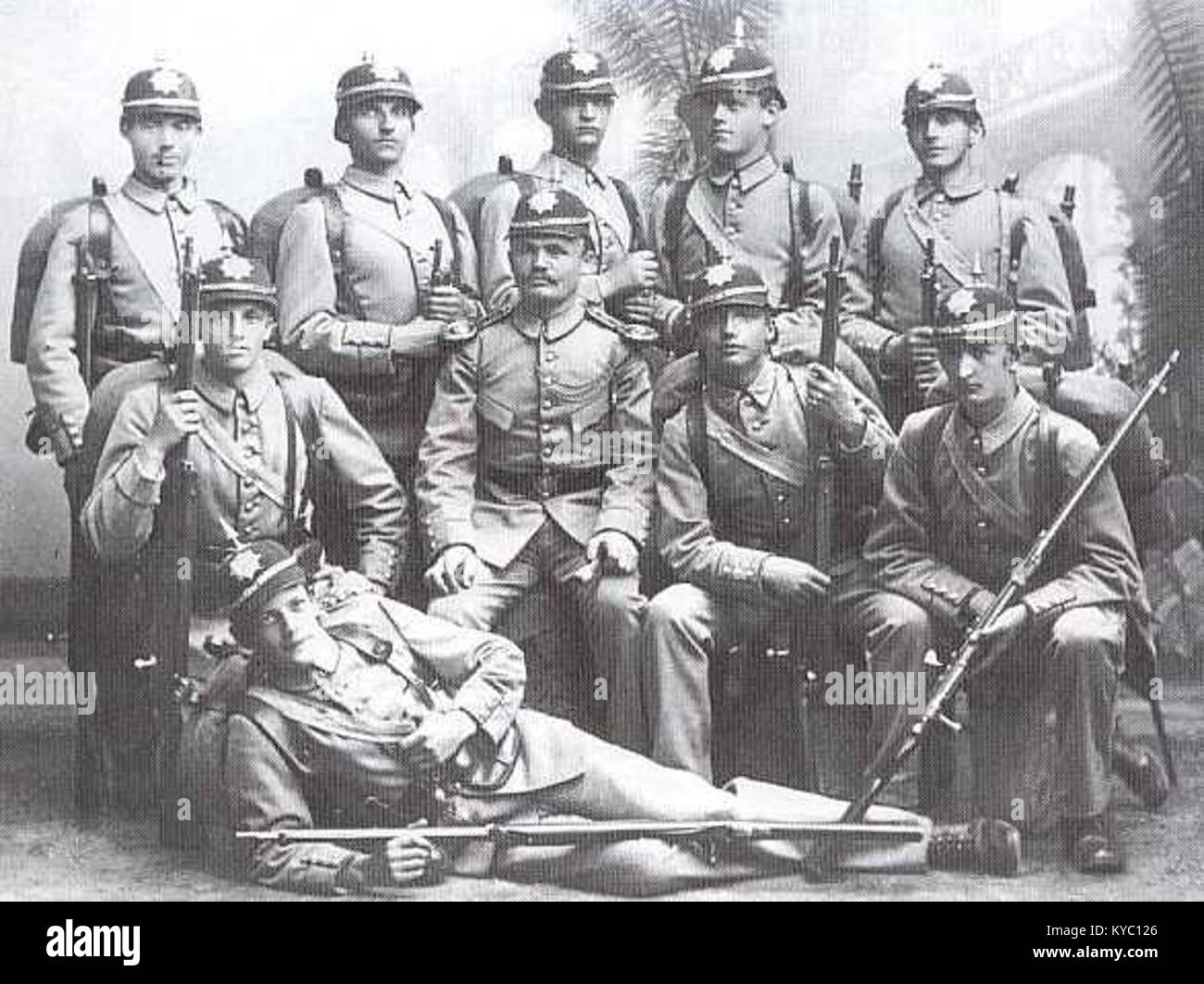 Norwegian soldiers armed with Jarmann (late 1880s Stock Photo - Alamy