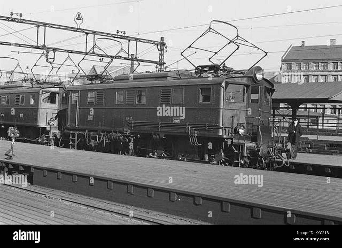 A photograph of the NSB El 5 electric locomotive at Oslo Ø station in ...